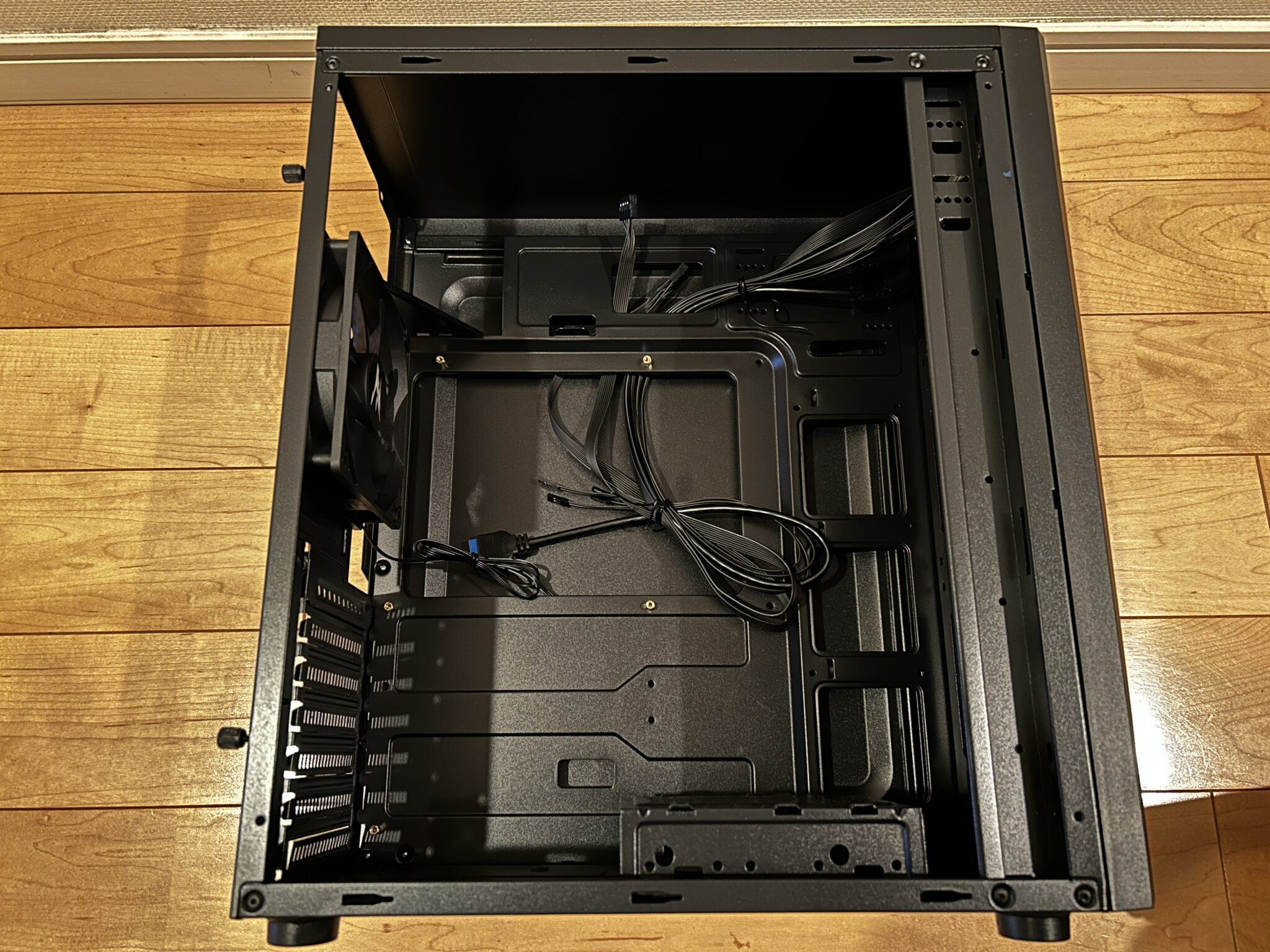 【レビュー】ZALMAN T8を使って実際に自作PCを組んでみた【3000円】 | だるキャン！