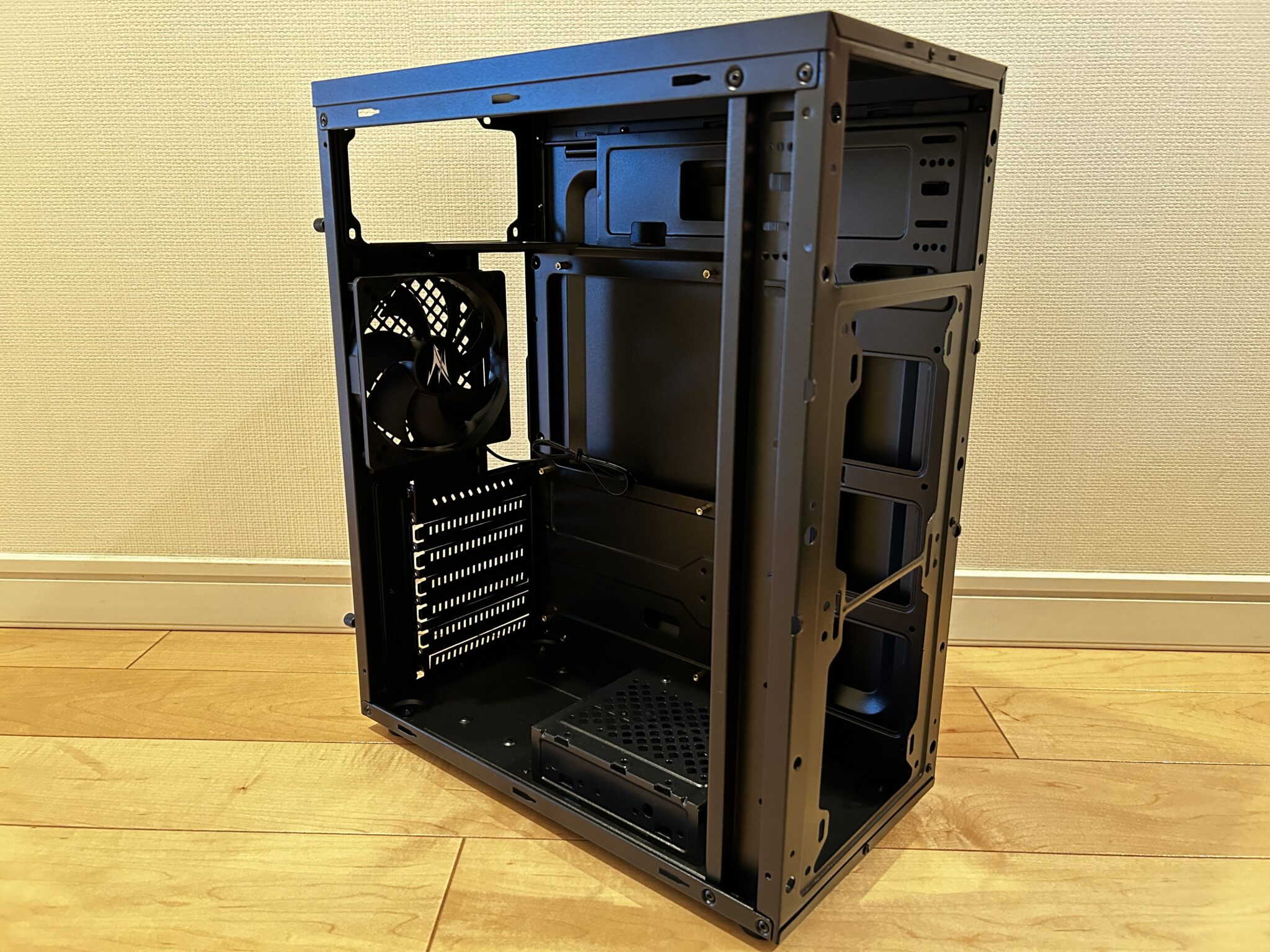 【レビュー】ZALMAN T8を使って実際に自作PCを組んでみた【3000円】 | だるキャン！